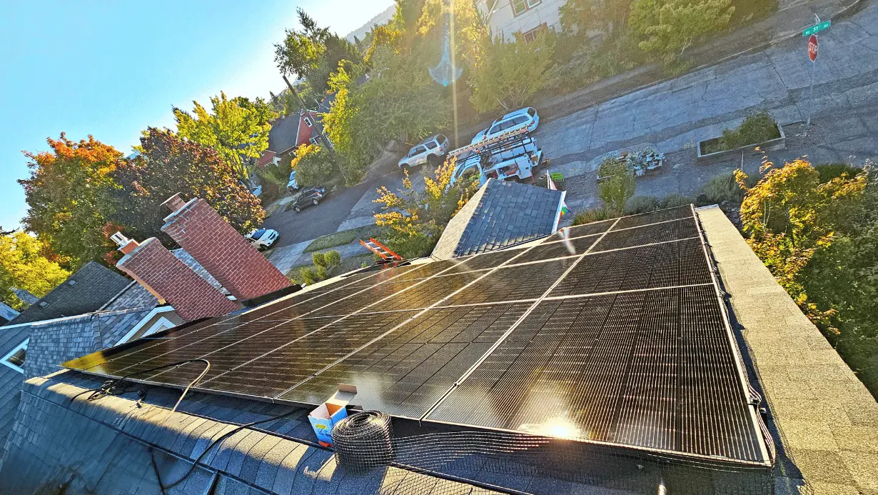 Portland, Oregon Family Saving $75,000 with Solar & Microinverters ...